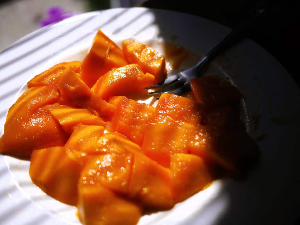 Eating Mango Skins: A Guide to Fresh, Dried, & Delicious!